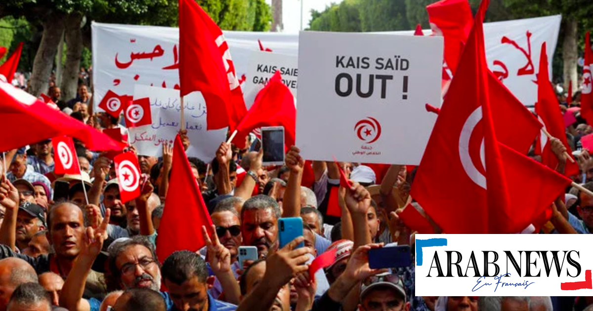 Des milliers de manifestants à Tunis contre le président Saied et la crise économique | Arab News FR